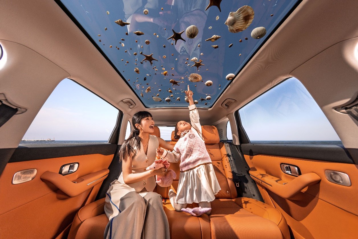 零跑C10发布，纯电续航605km、增程1190km，售价12.28万起-新浪汽车