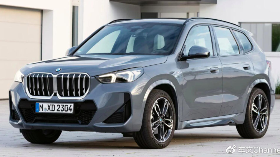 海外实拍新宝马X1，颜值动感+双联屏，国内或年内亮相？-新浪汽车
