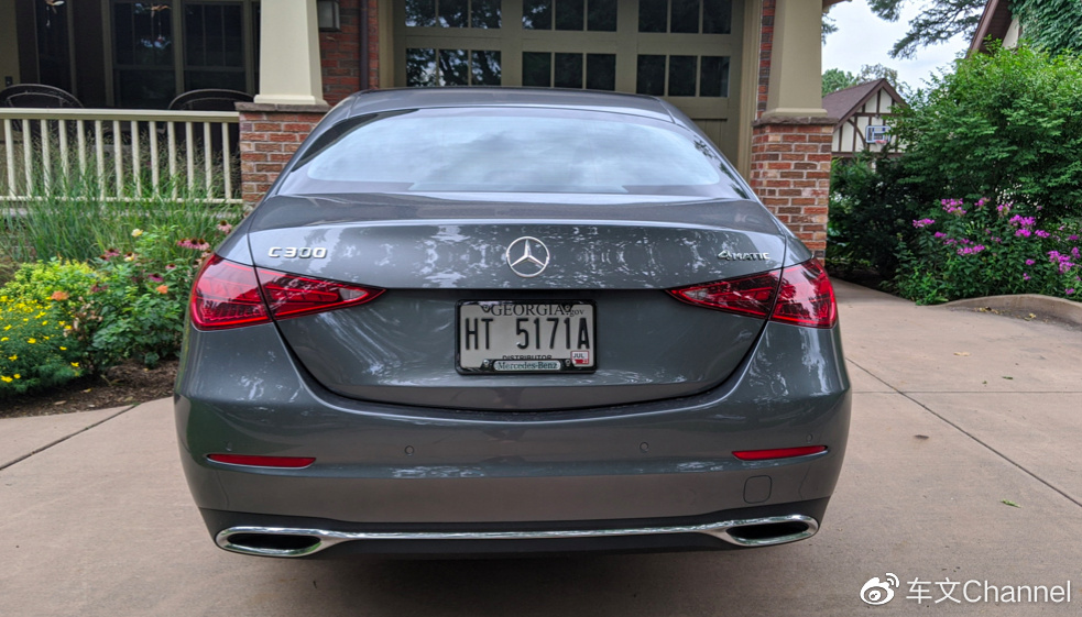 海外实拍新奔驰C300 4Matic，颜值抢眼，搭载2.0T+48V轻混系统-新浪汽车