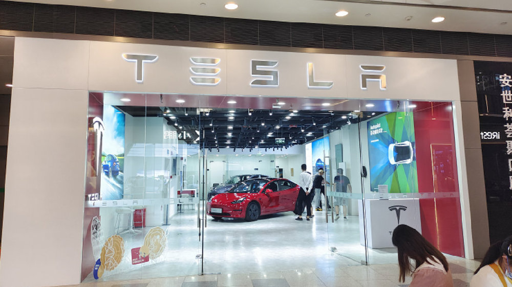 新势力被背刺？特斯拉开始撤离商超，直营模式进入新阶段？-新浪汽车