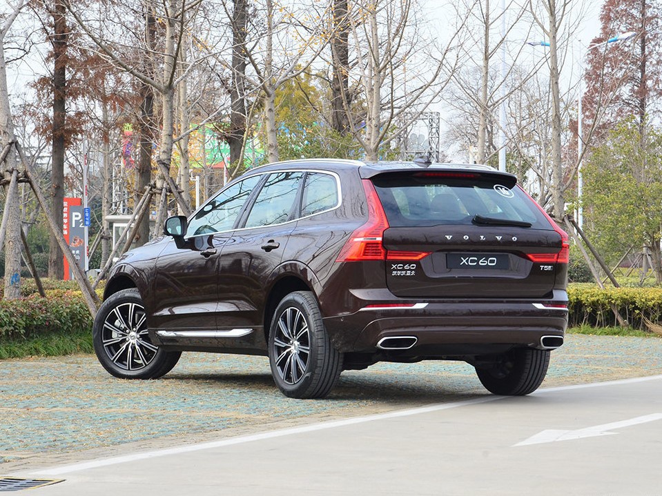 新款XC60曝光，不如星越L惊艳，沃尔沃为啥看起来不高级了?