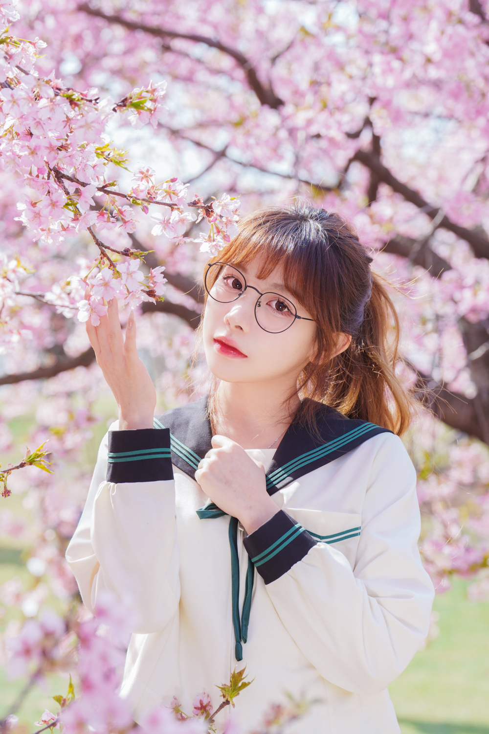 转+ 关，抽一个188R 再抽10个调色预设……