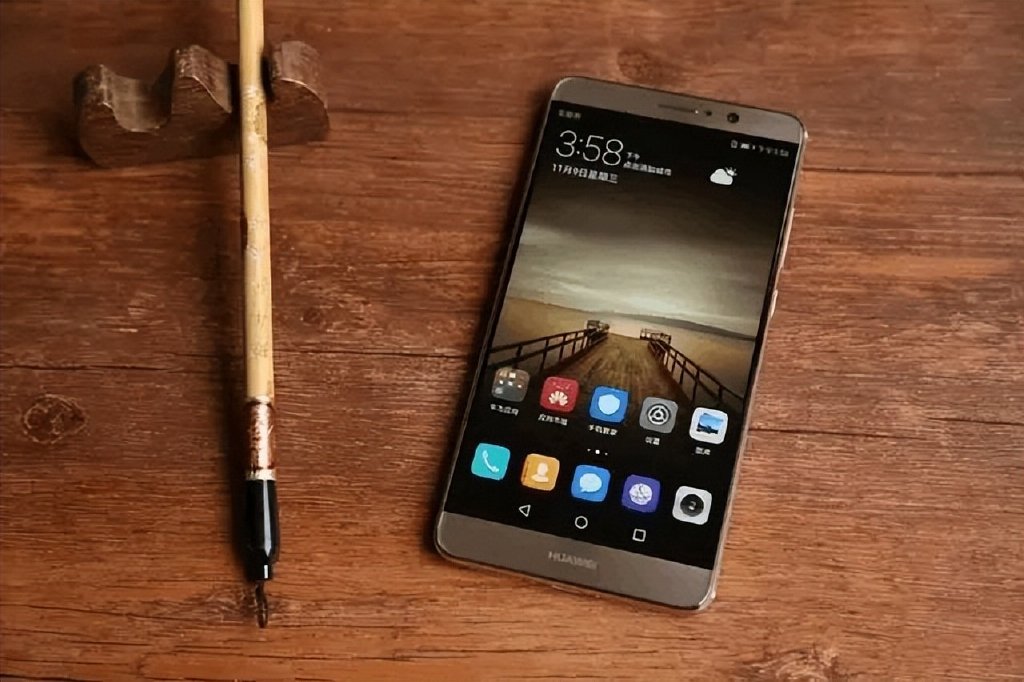 余承东回顾历代旗舰：Mate40成了“理财产品”，对新机充满信心！__财经头条