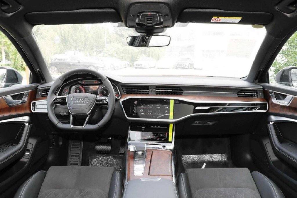 德系豪华与国产新势力之争，奥迪A6L对比蔚来ET7，谁更胜一筹？-新浪汽车