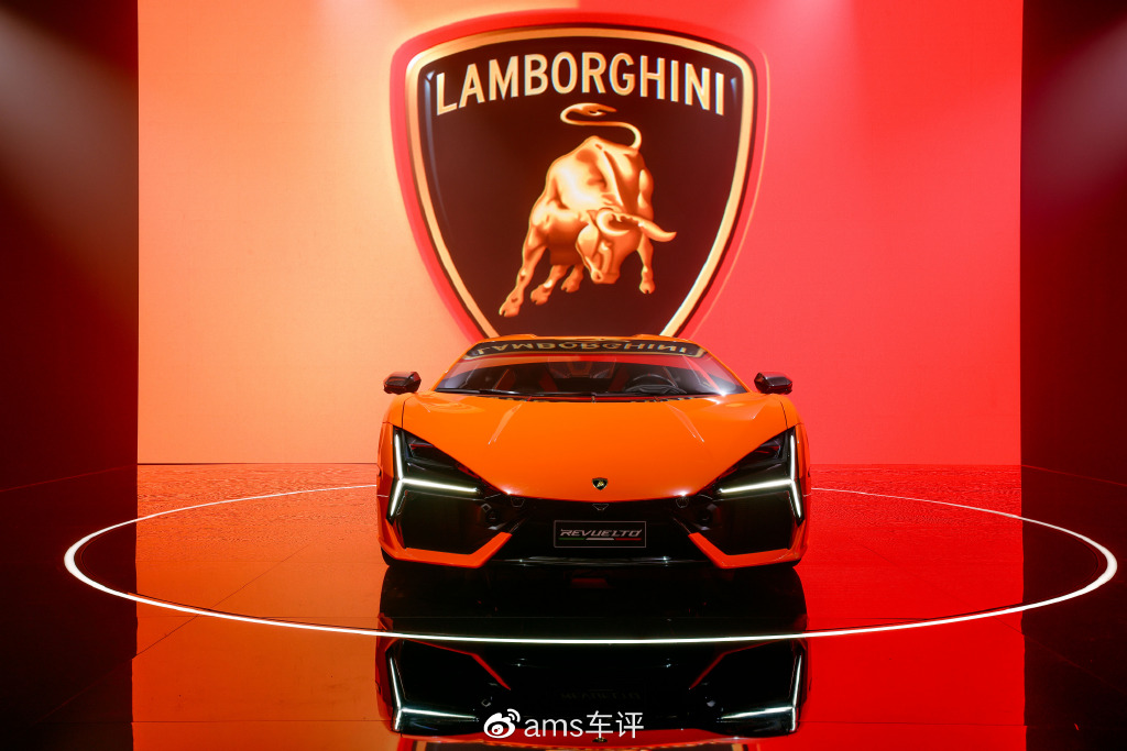 全新“大牛”归来——兰博基尼Revuelto-新浪汽车