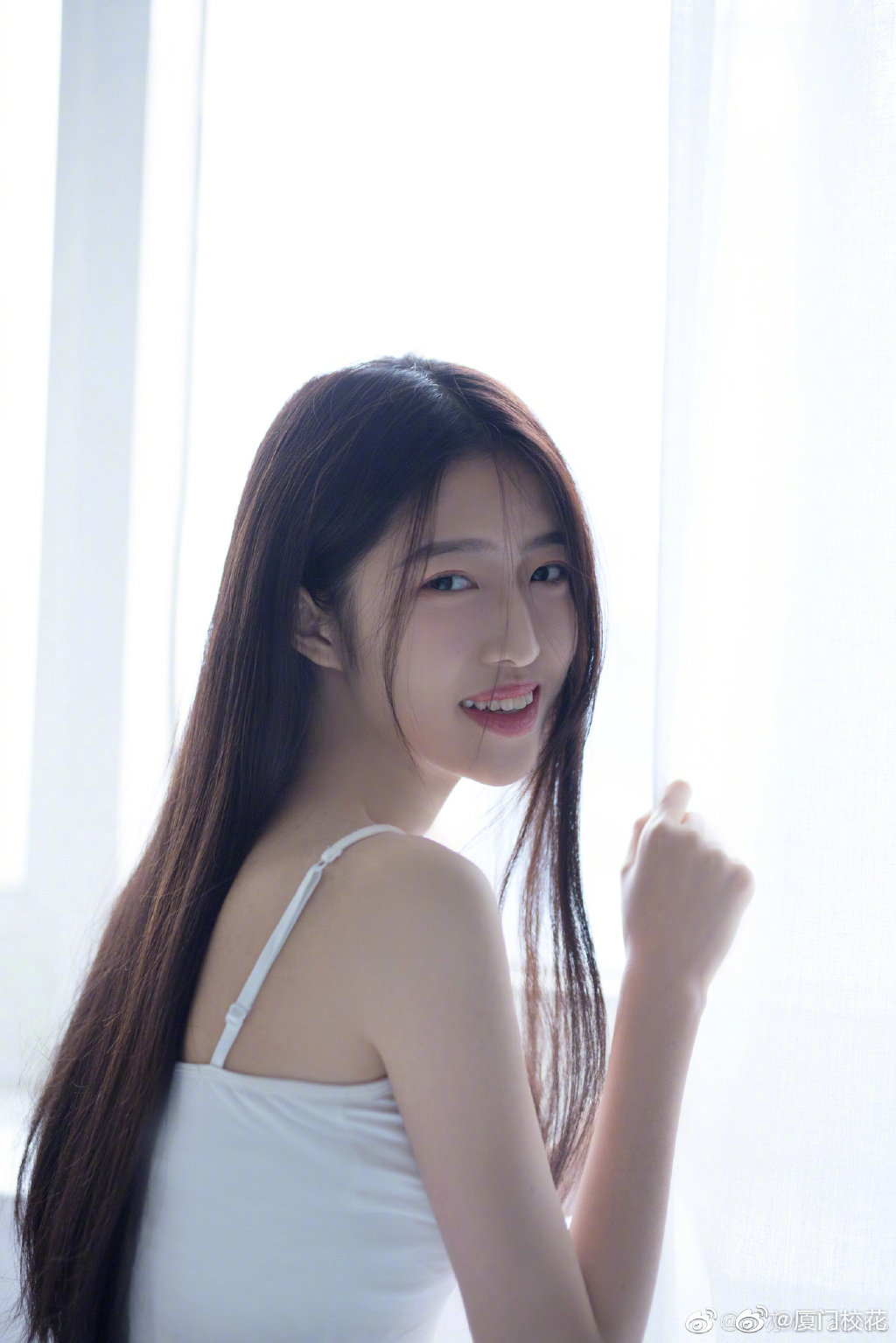 她叫郭亦心 02年，表演艺考生，身高172cm，金牛座，很有气质的女生