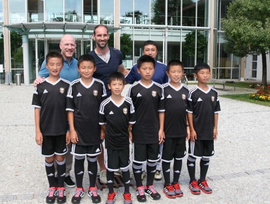2015年，拜仁u12和中国慕尼黑夏令营u12队战平，如今……__财经头条