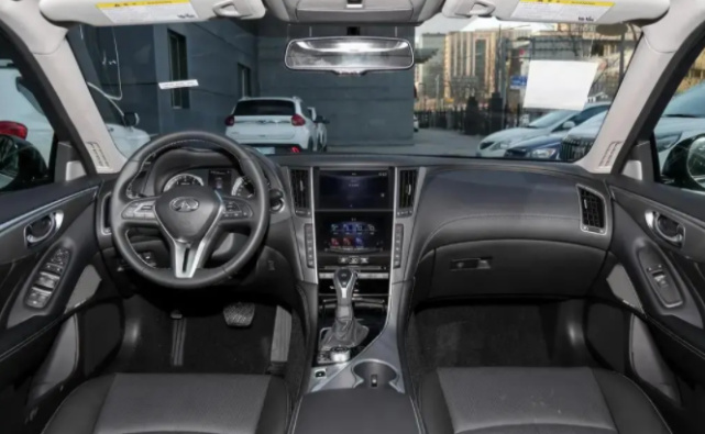 新上市英菲尼迪Q50L WAVE，铁打的内饰？我的评价是“哒咩”！-新浪汽车