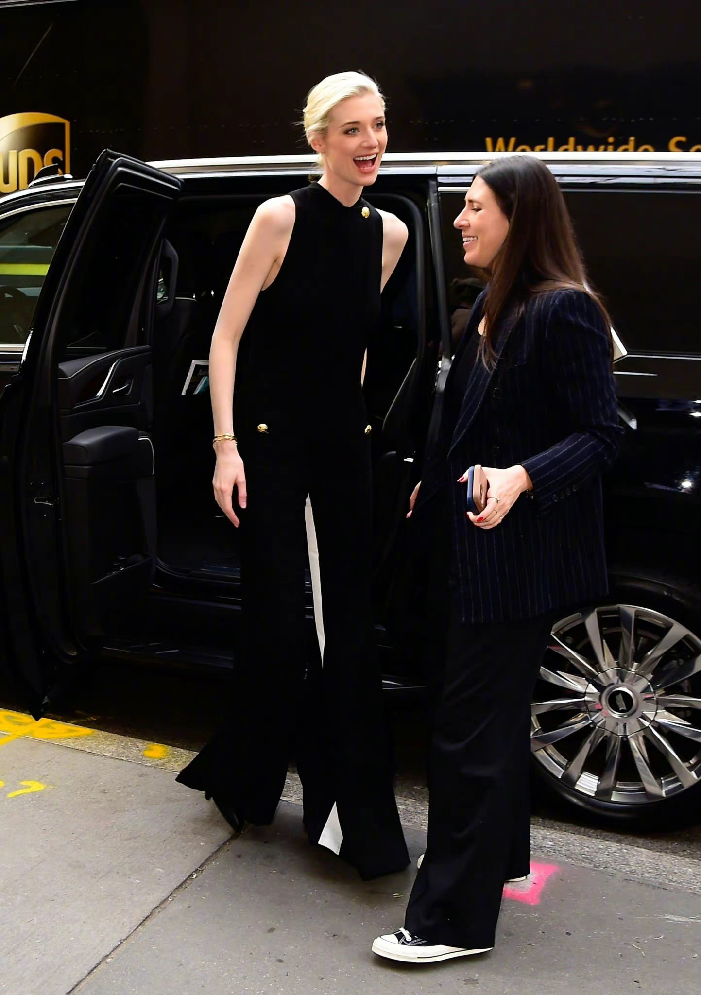 为新片做宣传……__财经头条