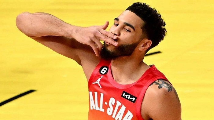 55分10板6助！塔图姆太狠了，一战刷爆多项NBA纪录，后生可畏|布朗|塔图姆|全明星_新浪新闻