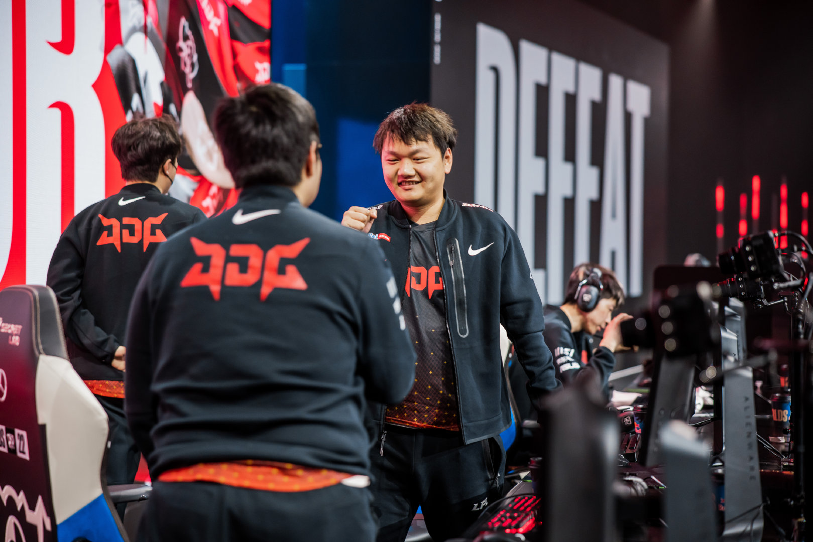 JDG小组赛赛后返图__财经头条