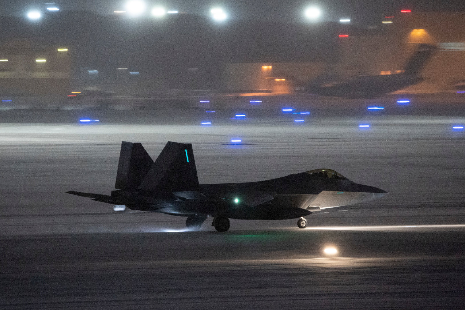 第90战斗机中队被前沿部署到波兰