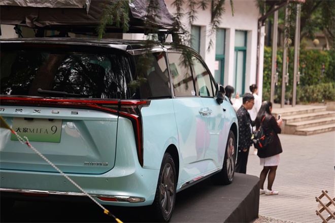体验高端纯电MPV 大家MIFA9，打造“坐享其程”的身心之旅，让人人都__财经头条