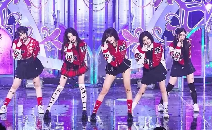 平均身高169cm，女团IVE舞台秀出完美身材，创下首周百万销量__财经头条