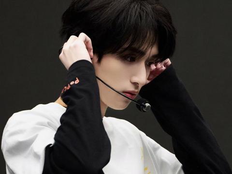 严浩翔五周年演唱会solo舞台是唱跳，燥候|严浩翔|演唱会_新浪新闻