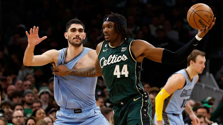 再次狂摘16篮板，凯尔特人内线悍将真是太有篮下统治力了？