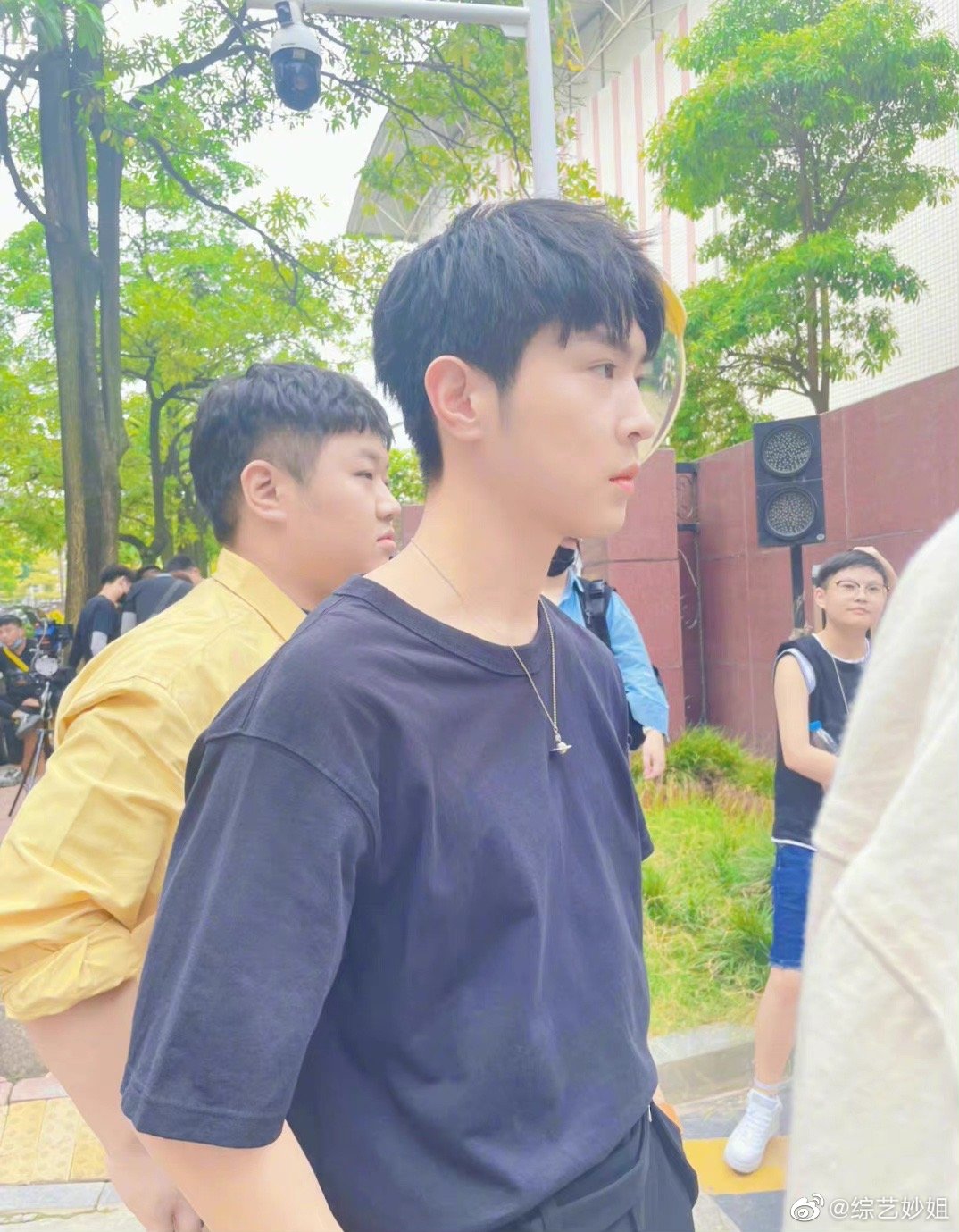 《偷偷藏不住》马伯骞最新路透来啦！__财经头条