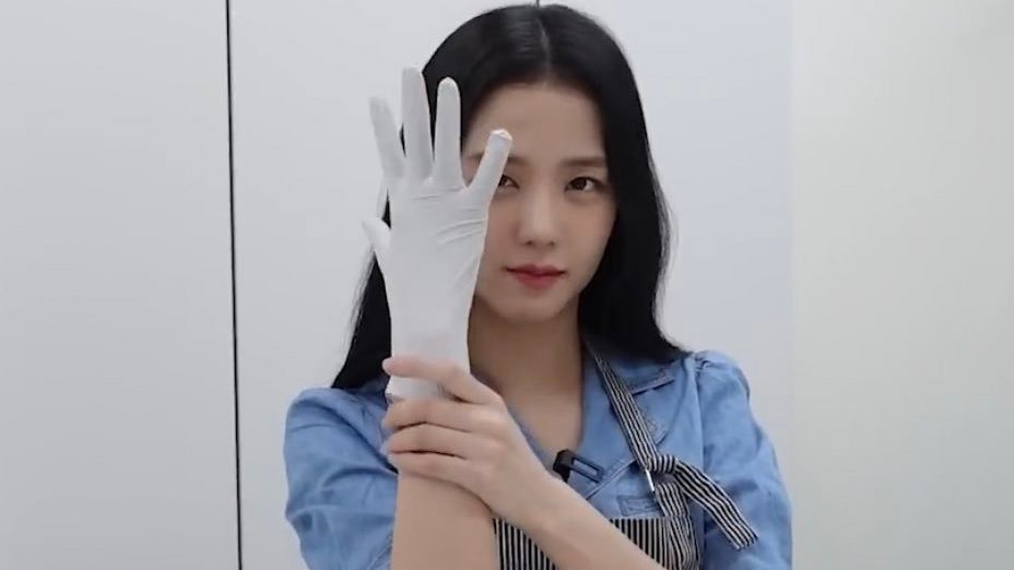 BLACKPINK金智秀的一日烘焙，挑战舒芙蕾煎饼，做出来还是很好吃|金智秀|舒芙蕾|烘焙_新浪新闻