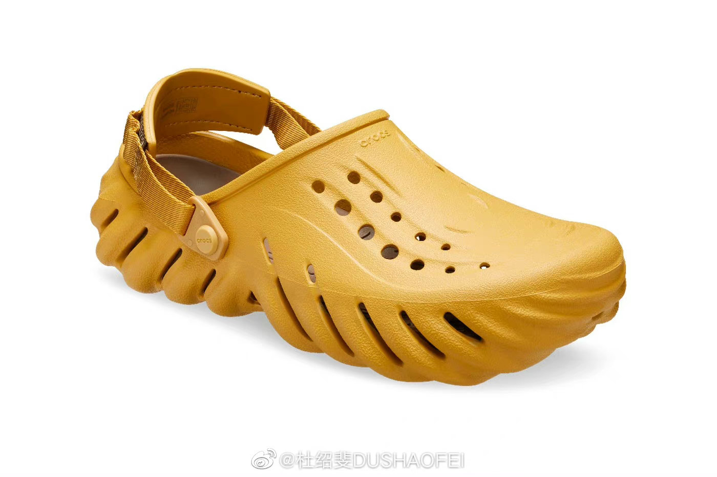 Crocs 正式发布全新鞋款 Echo Clog