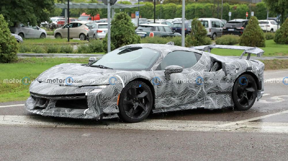 外形更加凶猛！法拉利SF90 LM高性能版谍照曝光，输出达1000马力-新浪汽车