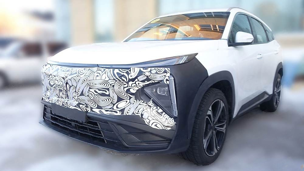 新款银河L7要来了，谍照已曝光，车头用力过猛了-新浪汽车