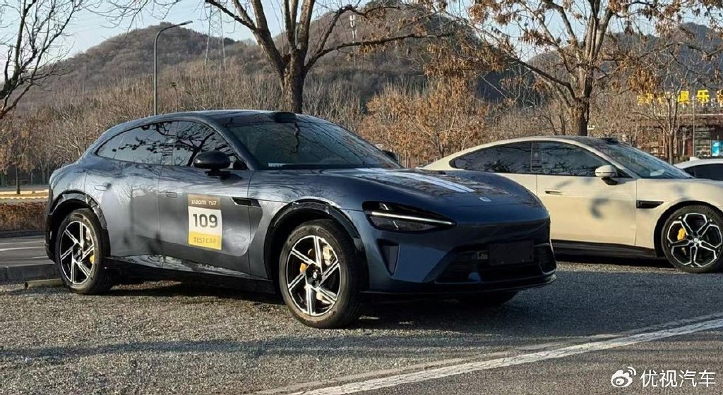 小米YU7实车曝光！质感不如SU7，卖30-40万真会有人买？-新浪汽车