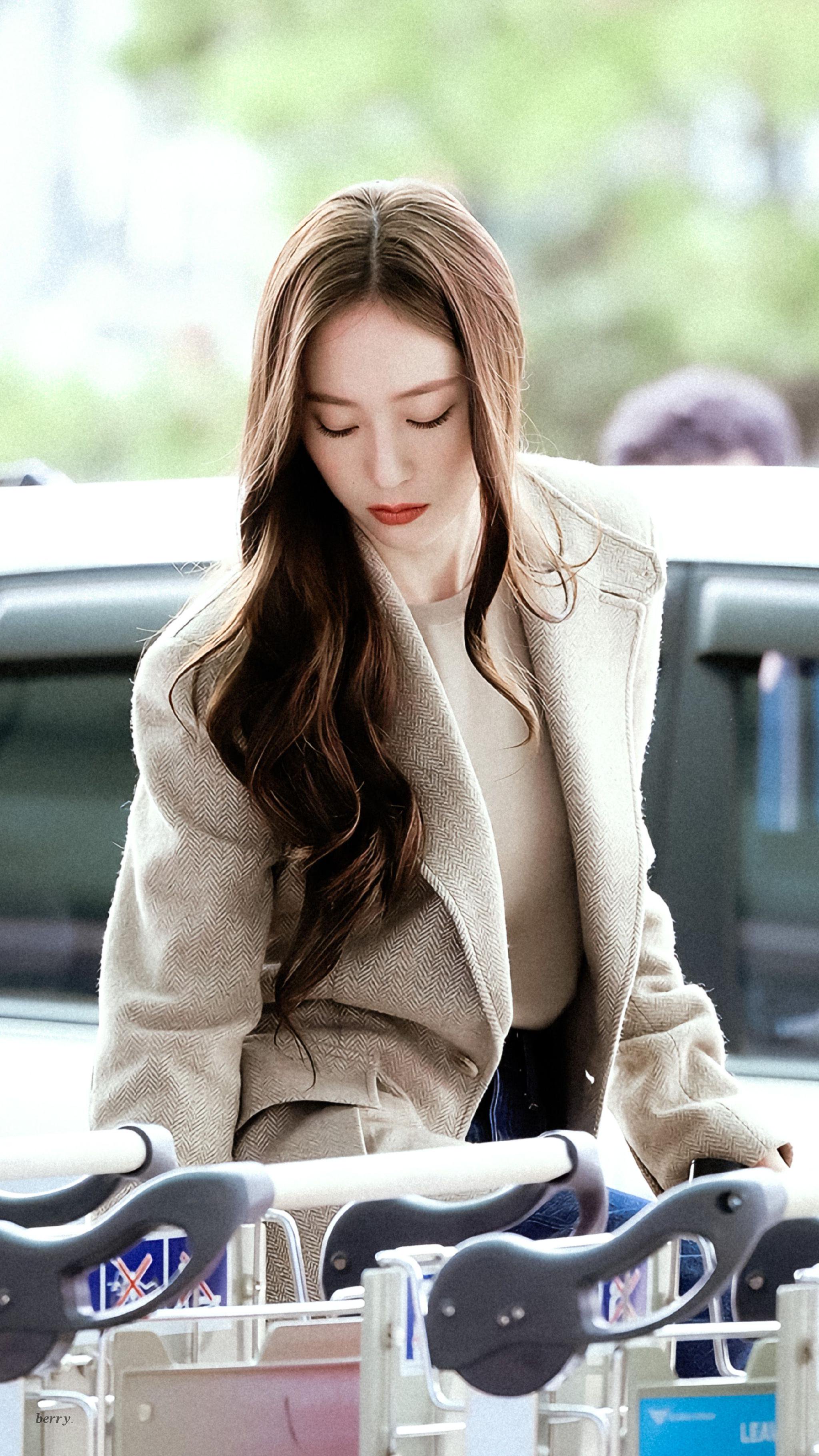 郑秀晶 | 机 场 随 拍|郑秀晶_新浪新闻