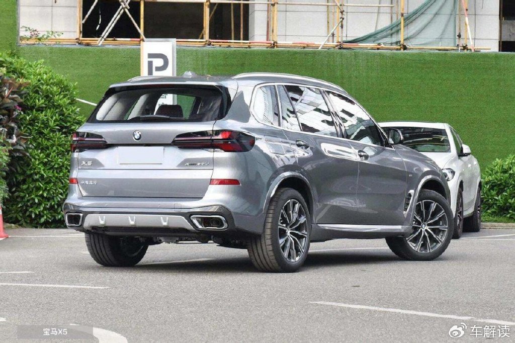 60万左右的预算，你会选蔚来ES8，还是宝马X5？-新浪汽车