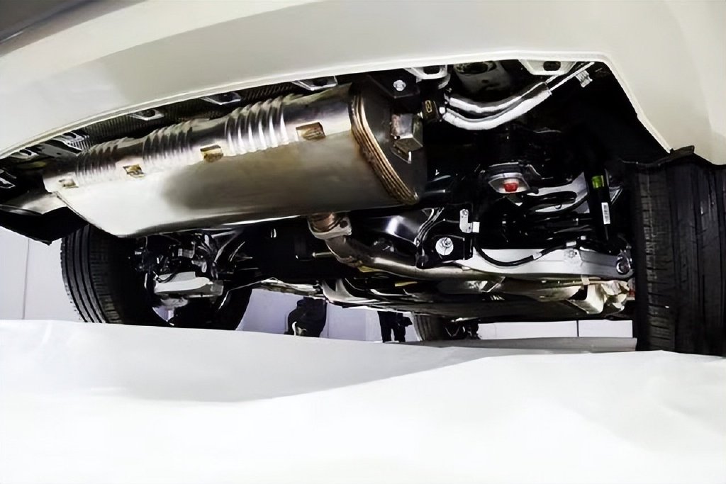 比理想L8还大！魏牌蓝山DHT-PHEV广州车展亮相 搭1.5T插混-新浪汽车