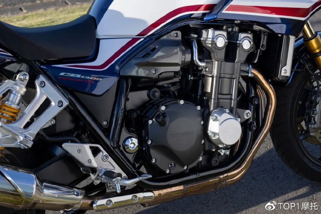 售价21万起！本田CB1300系列SP版国内上，这才是情怀四缸！