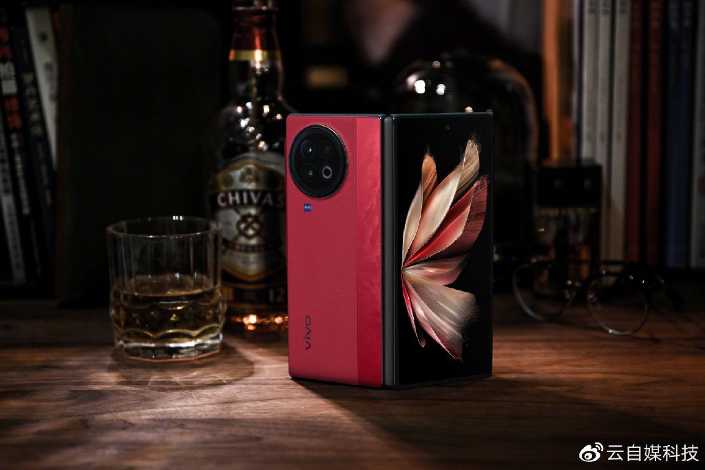 vivo X Fold2 | X Flip即将亮相 好看又好玩这手感绝了__财经头条