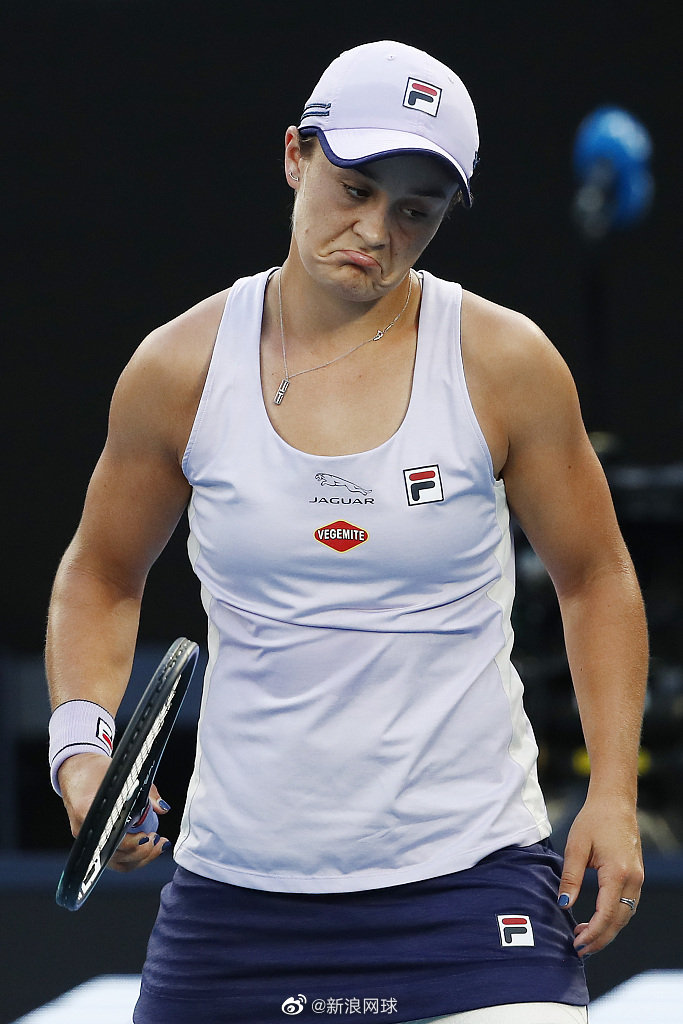 头号种子巴蒂6-3、6-4完胜罗杰斯……