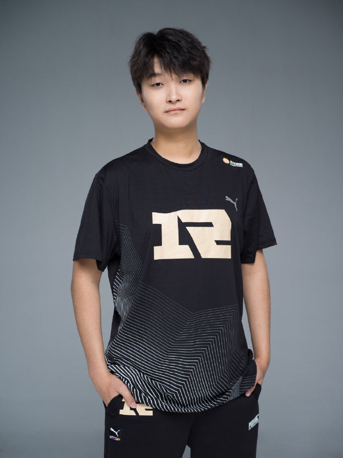 粉丝投稿提问： 为什么虔诚和猫神动作幅度差距这么大……