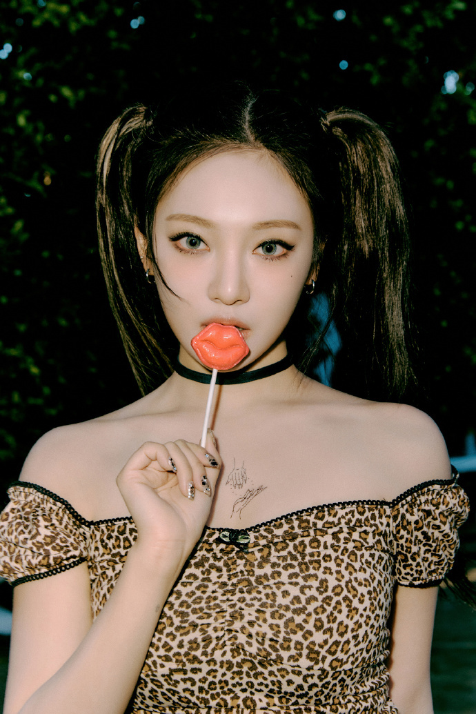 aespa组合今日回归， 迷你3辑《MY WORLD》预售量突破180万张……__财经头条