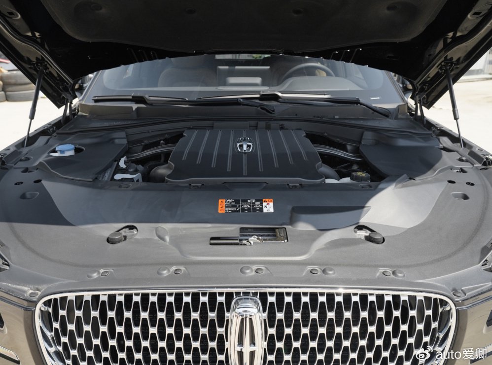 沃尔沃XC90，车长近5米1，标配3.0T发动机，还提供6/7座-新浪汽车