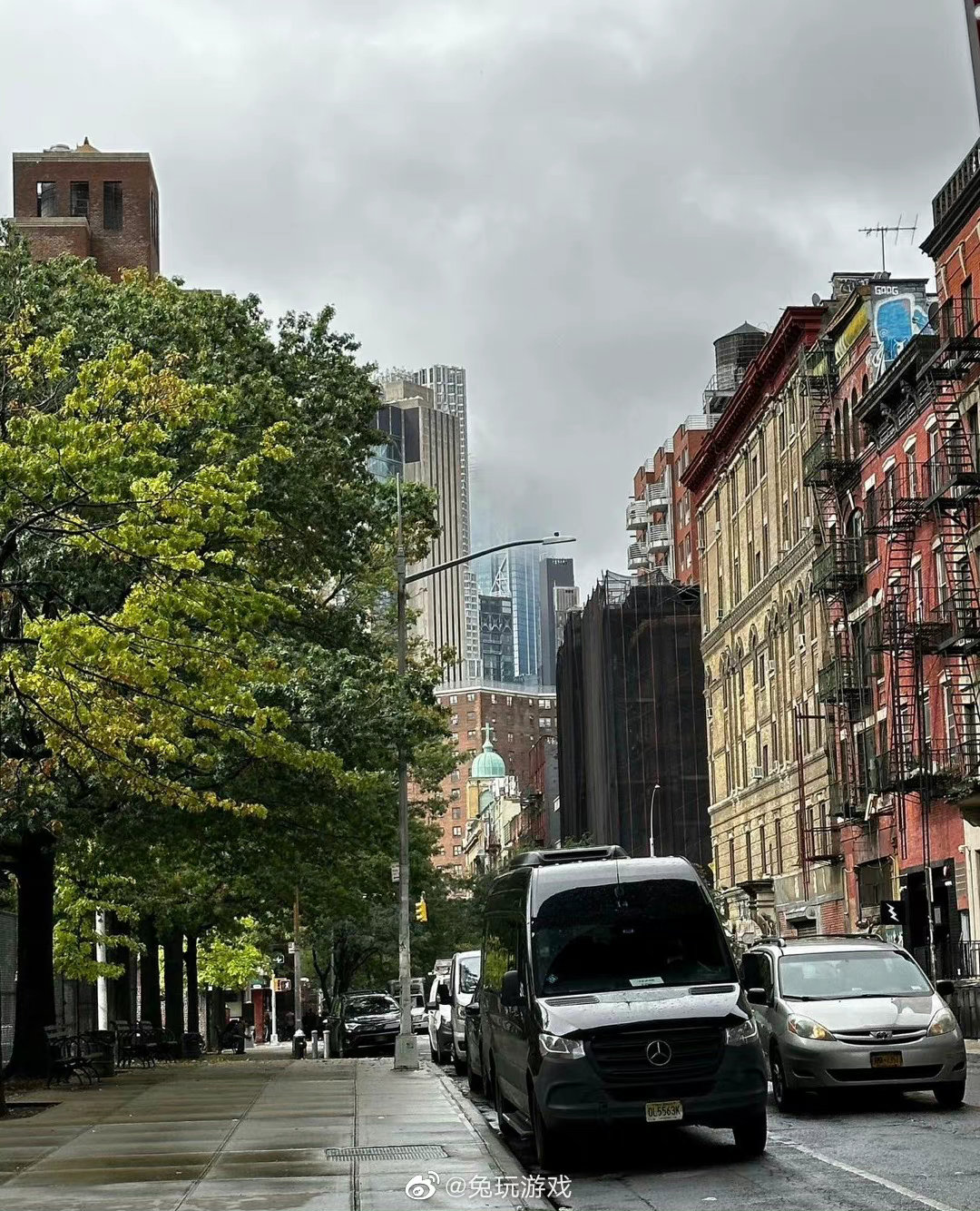 Scout更新ins晒与Faker选手合照： 加油！__财经头条