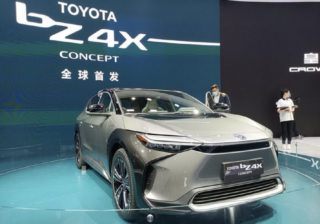 一汽丰田bZ5X曝光：三排七座SUV，纯电汉兰达？-新浪汽车