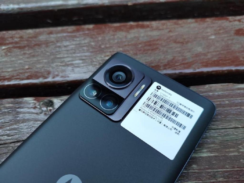 摩托罗拉moto X30 Pro评测：性能相当强劲，拍照很好用__财经头条