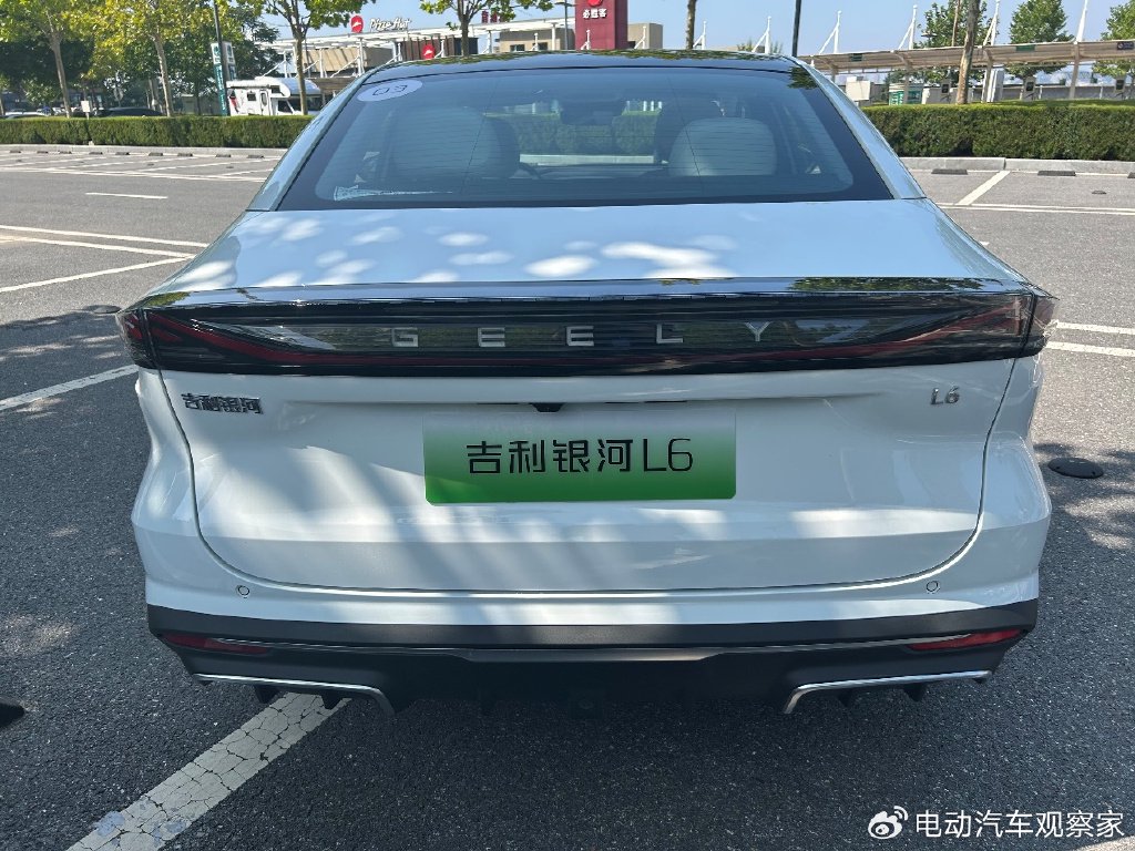 试驾银河L6：8155上车，空间＆智舱是亮点-新浪汽车