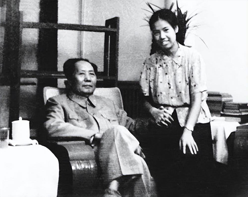 李讷六门功课都考了五分，向父亲报喜，毛主席如何回应|毛主席|李讷|五分_新浪新闻