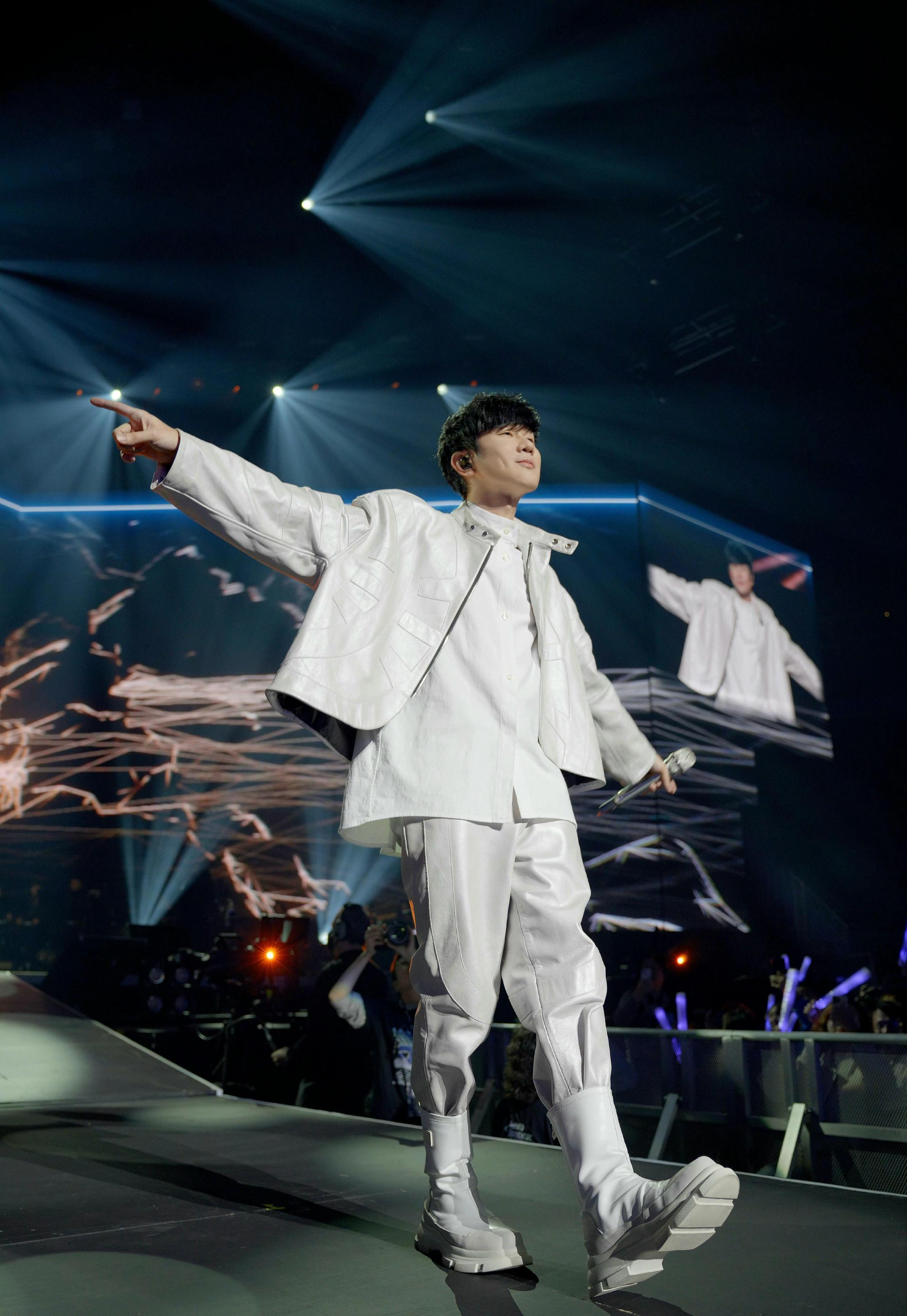 林俊杰的“JJ20”巡演正在火热进行……