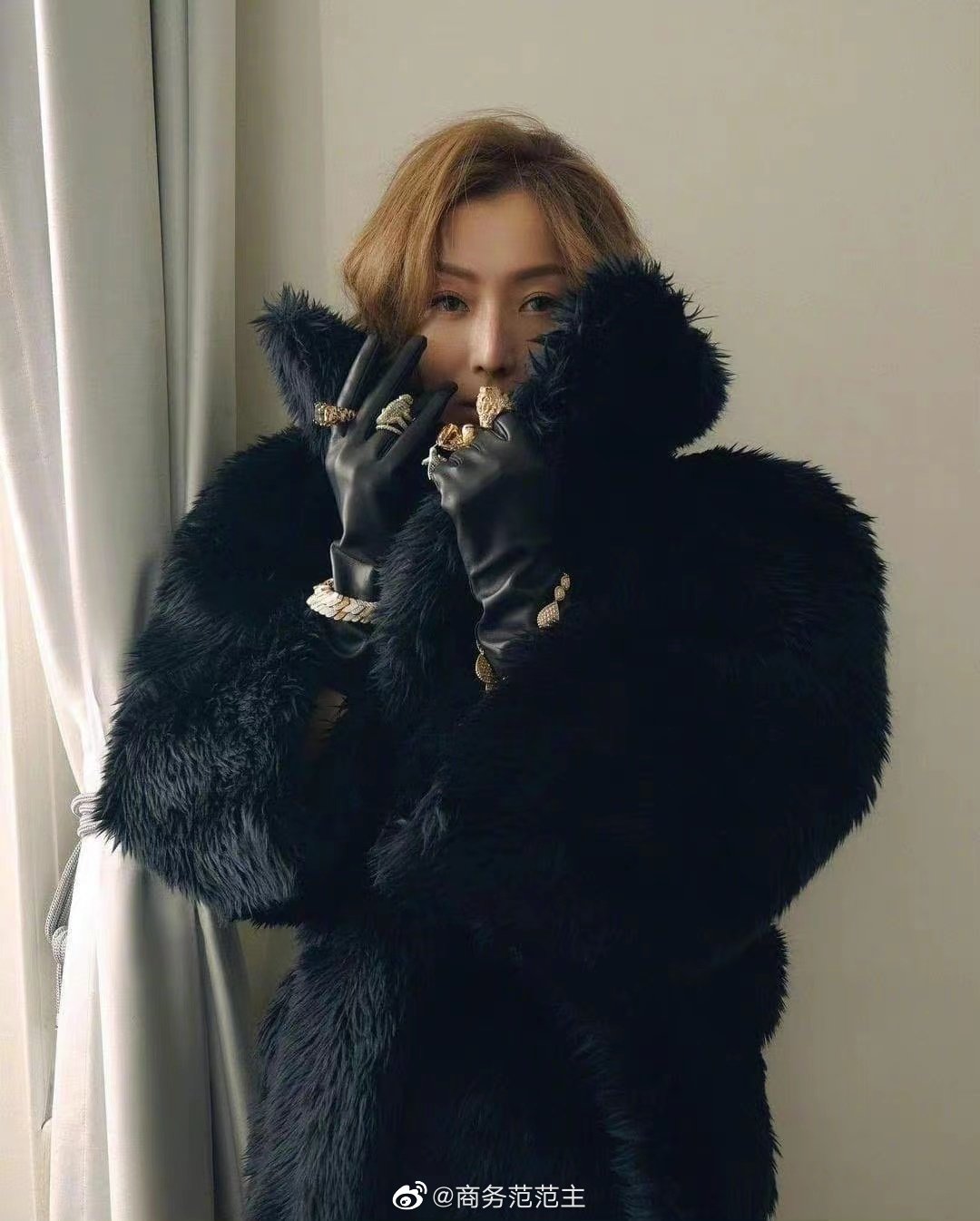 今天，Sammi郑秀文50岁了~舞台上她是眉飞色舞的时髦天后……__财经头条