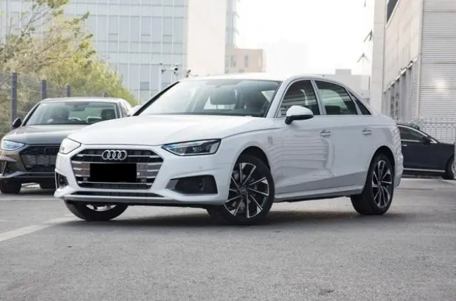 全新奥迪A4L正式上市，配置大幅调整，售32.18万元起-新浪汽车