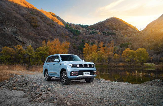 北京BJ60上市，硬派SUV也能家用，售价23.98万元起-新浪汽车