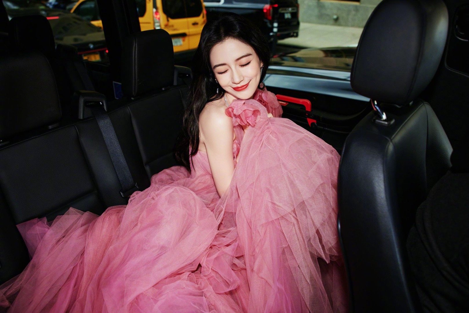 杨颖@angelababy 结束纽约之行晒plog告别四月！__财经头条