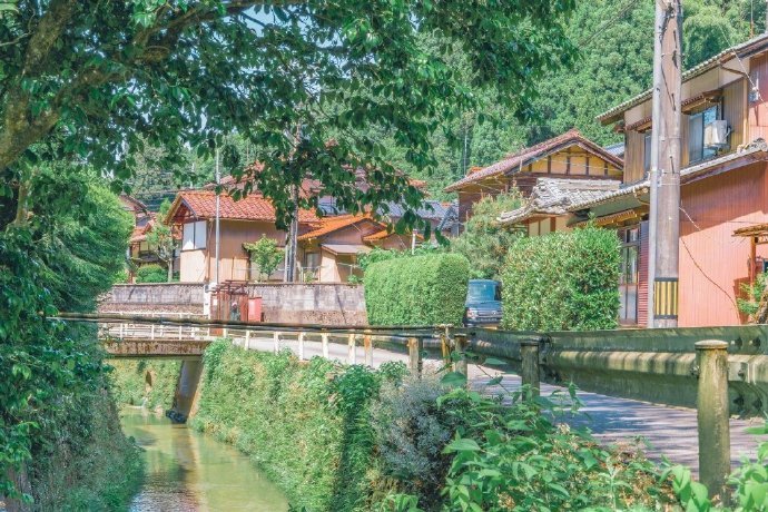 镜头下的盛夏，像极了宫崎骏动漫中的场景！日本摄影师Akine Coco