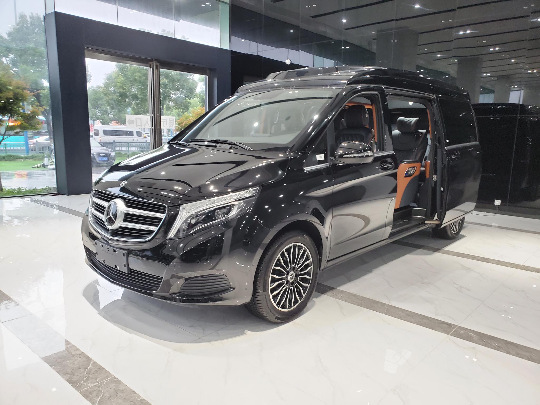 奔驰V260L最新款高顶商务车实拍 内饰全新升级-新浪汽车