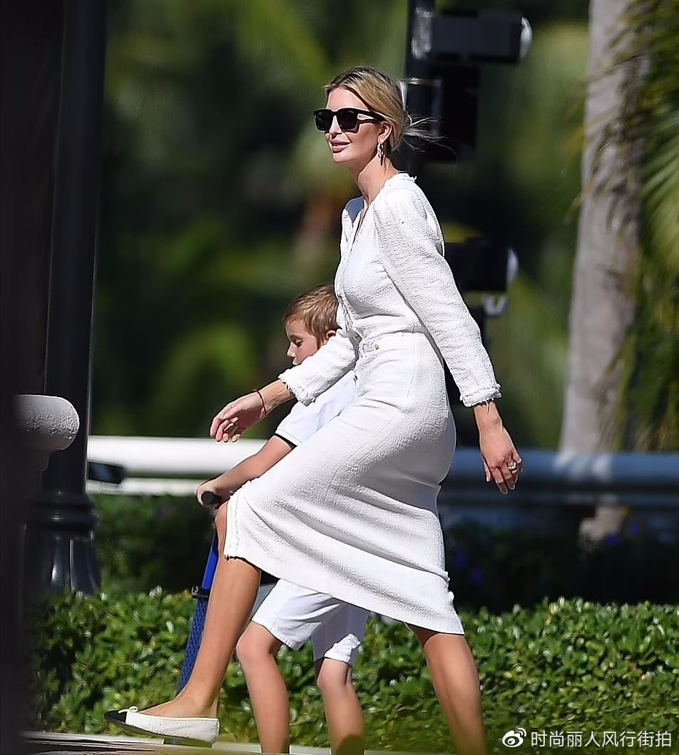 伊万卡一家五口散步去看1.6亿豪宅！穿白裙身材缩水？女儿又胖了 - 老 炮 儿