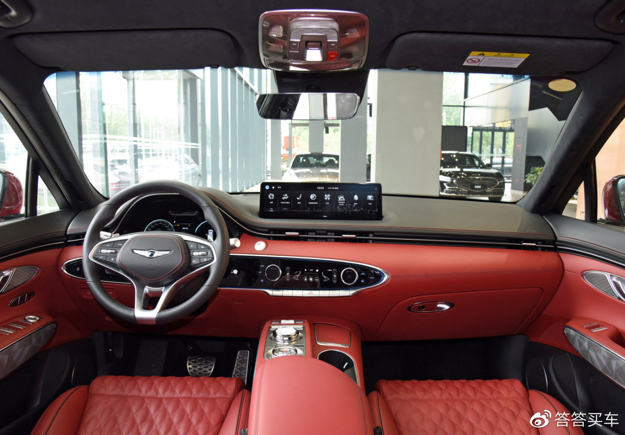 品牌首款中型SUV 捷尼赛思GV70燃油版上市 32.98万起售__财经头条