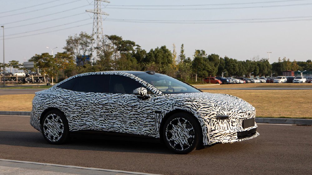 极氪CS1E官方谍照曝光 将亮相广州车展-新浪汽车